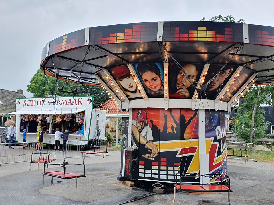 Zweef kermisattractie huren ? I Attractieverhuur Fun factor events
